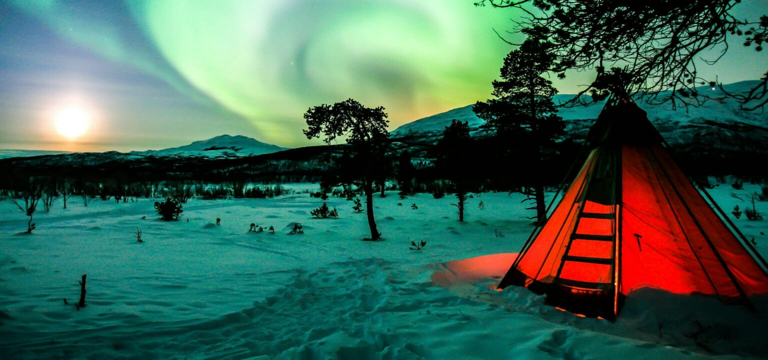 Arctic Circle Luxury Holiday Packages 2025/2026 | Arctic Direct